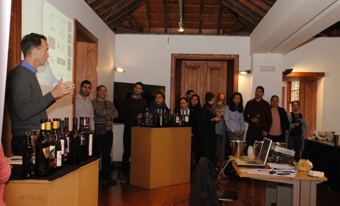 El Master of Wine David Forer clausura el módulo de Análisis Sensorial ...